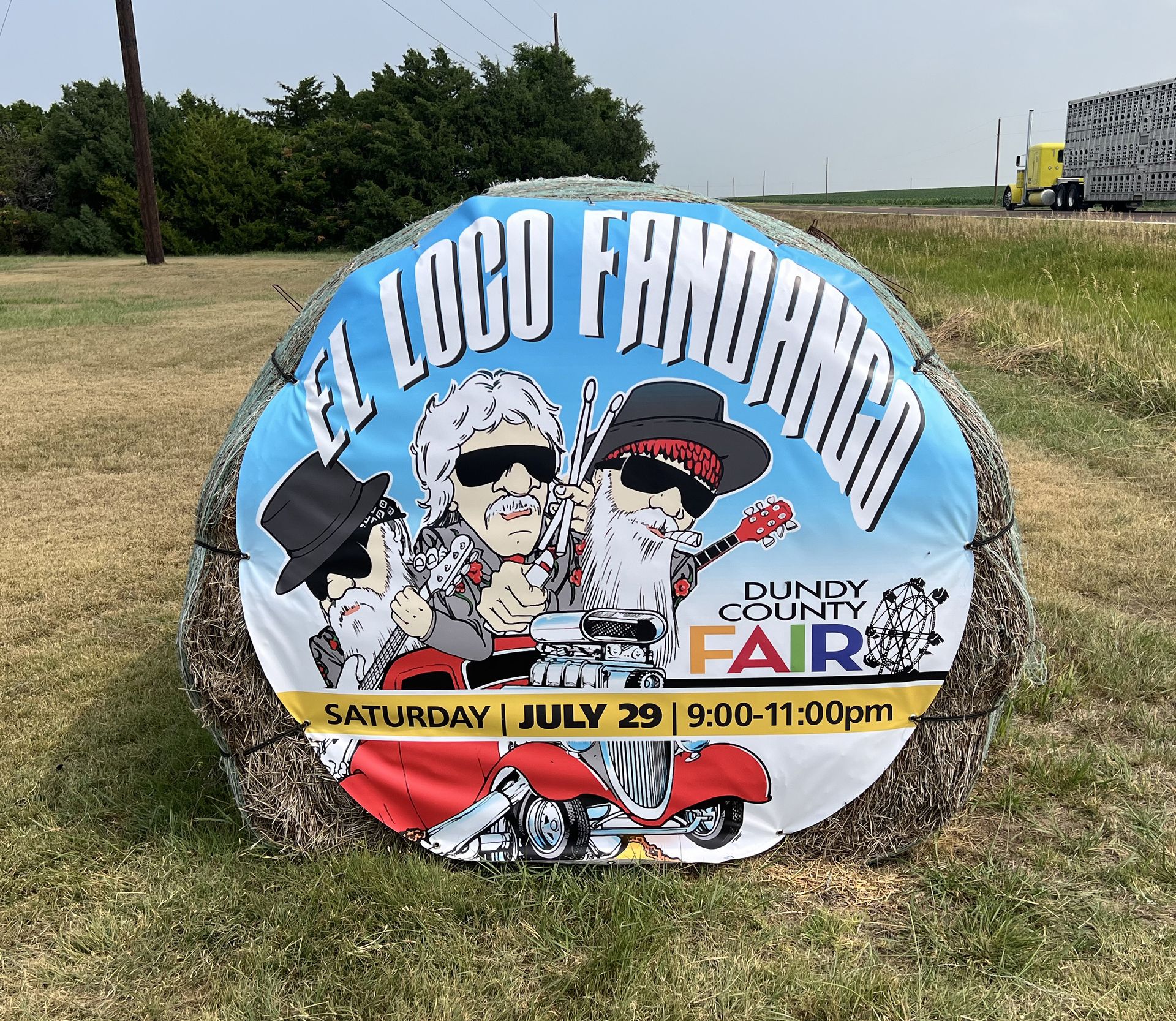 Home | Hay Bale Banners LLC - Round Hay Bale Banners & Spool Cover Signs